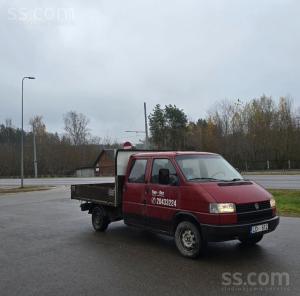 Sarkans Volkswagen Transporter 1993 Daugavpils, ar dzinēja tilpumu 2.40 L un nobraukumu 349 tūkst. km par 1900 €, foto  vietnē AUTOMOTO.COM.LV