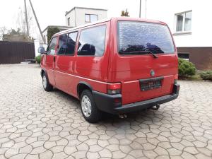 Red Volkswagen Transporter 1996 in Marijampole, with an engine capacity of 2.50 L and mileage of 248 thousand km for 3900 €, photo 3 on AUTOMOTO.COM.LV