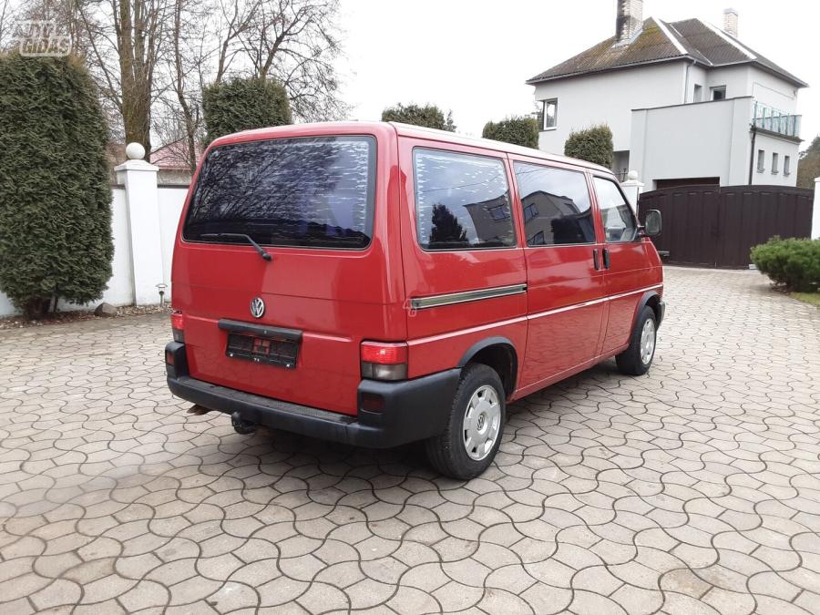 Red Volkswagen Transporter 1996 in Marijampole, with an engine capacity of 2.50 L and mileage of 248 thousand km for 3900 €, photo 5 on AUTOMOTO.COM.LV