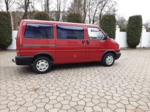 Red Volkswagen Transporter 1996 in Marijampole, with an engine capacity of 2.50 L and mileage of 248 thousand km for 3900 €, photo 6 on AUTOMOTO.COM.LV