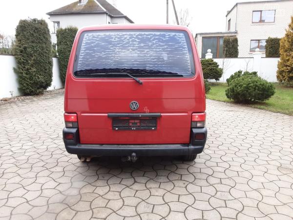 Red Volkswagen Transporter 1996 in Marijampole, with an engine capacity of 2.50 L and mileage of 248 thousand km for 3900 €, photo 4 on AUTOMOTO.COM.LV