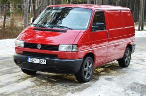 Красный Фольксваген Transporter 1999 в Талси, объемом двигателя 1.90 л и пробегом 354 тыс. км за 4300 €, фото  на AUTOMOTO.COM.LV
