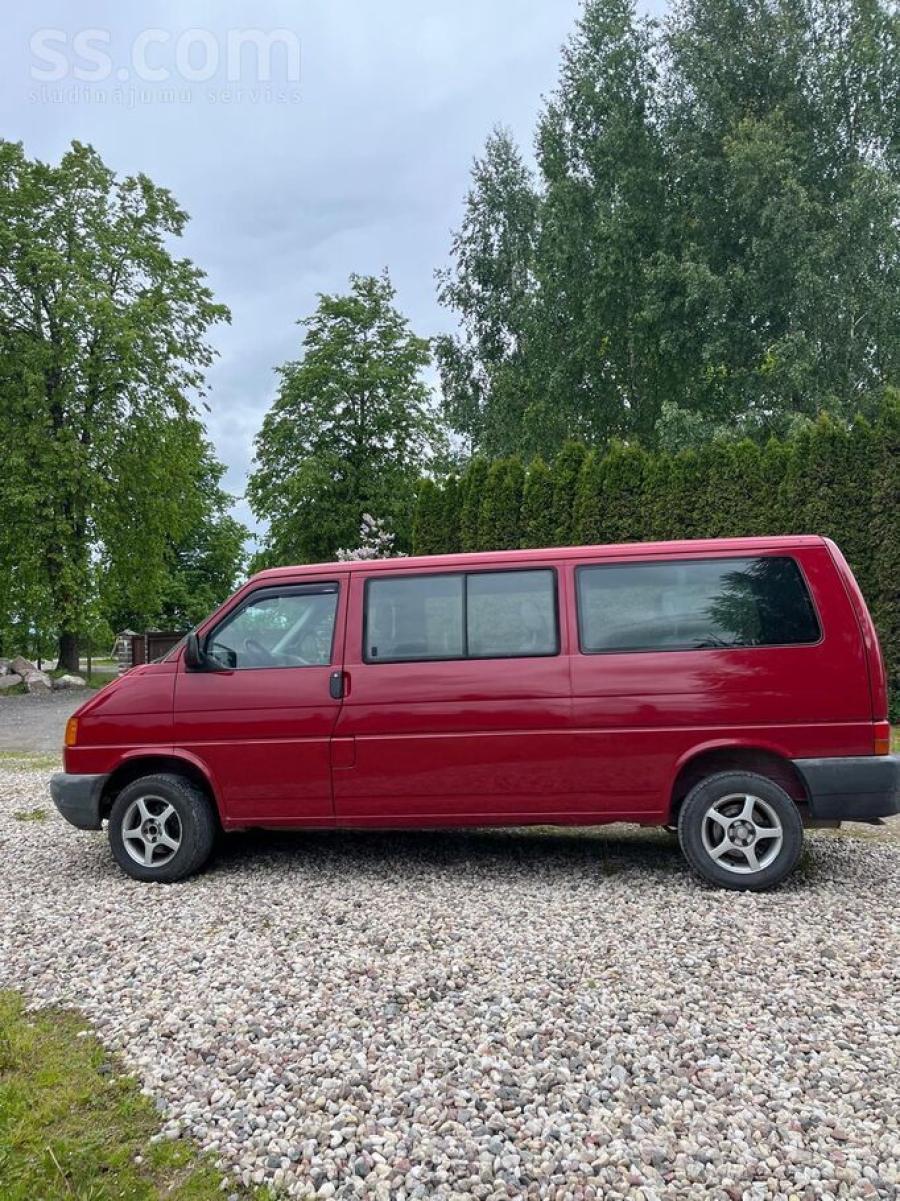 Red Volkswagen Transporter 1999 in Ogre, with an engine capacity of 2.50 L and mileage of 492 thousand km for 3200 €, photo 1 on AUTOMOTO.COM.LV