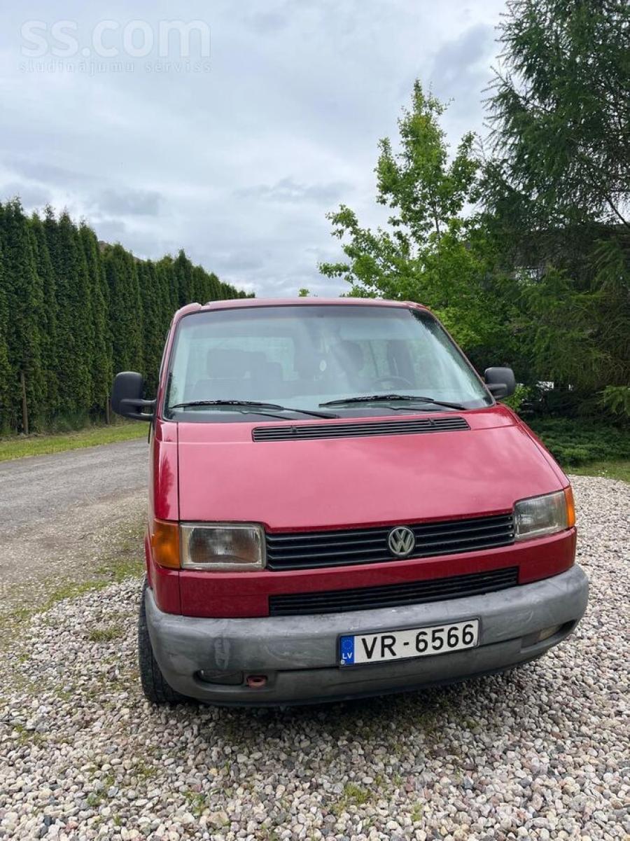 Red Volkswagen Transporter 1999 in Ogre, with an engine capacity of 2.50 L and mileage of 492 thousand km for 3200 €, photo 3 on AUTOMOTO.COM.LV