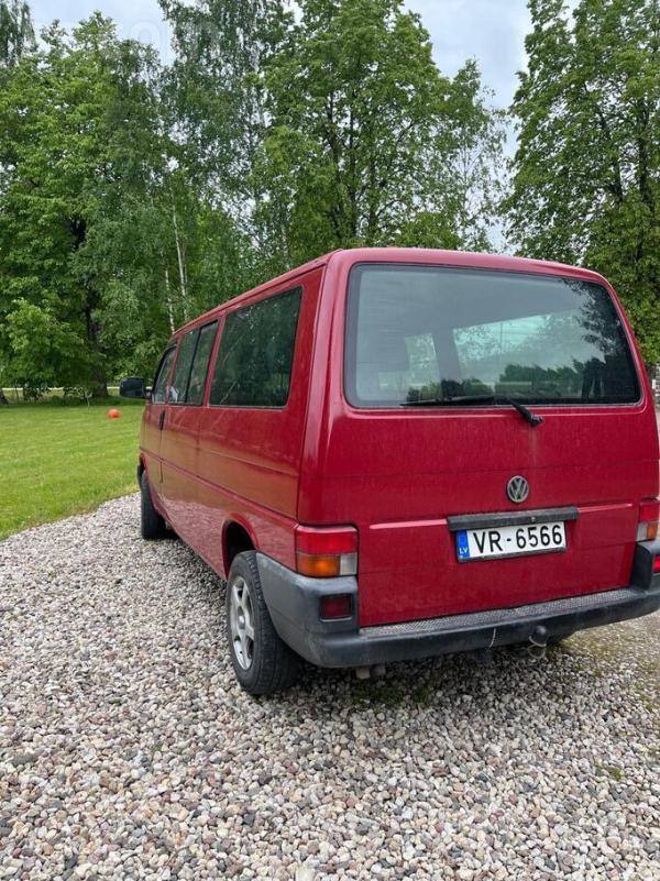 Red Volkswagen Transporter 1999 in Ogre, with an engine capacity of 2.50 L and mileage of 492 thousand km for 3200 €, photo 5 on AUTOMOTO.COM.LV