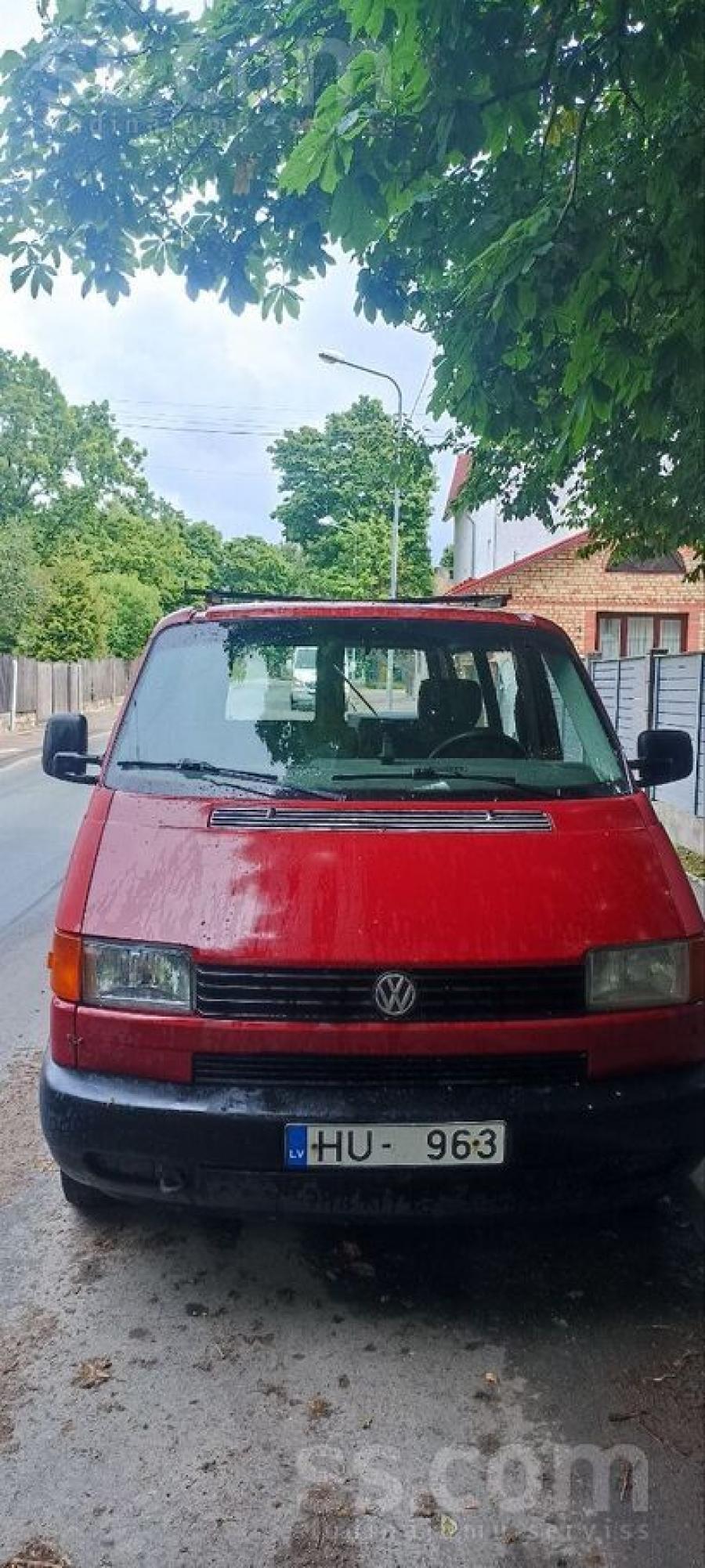 Sarkans Volkswagen Transporter 2000 Rīga, ar dzinēja tilpumu 1.90 L un nobraukumu 300 tūkst. km par 1400 €, foto 1 vietnē AUTOMOTO.COM.LV