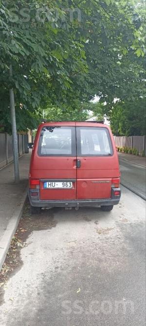 Sarkans Volkswagen Transporter 2000 Rīga, ar dzinēja tilpumu 1.90 L un nobraukumu 300 tūkst. km par 1400 €, foto 4 vietnē AUTOMOTO.COM.LV