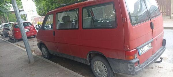 Red Volkswagen Transporter 2000 in Riga, with an engine capacity of 1.90 L and mileage of 300 thousand km for 1400 €, photo 4 on AUTOMOTO.COM.LV