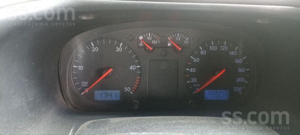 Red Volkswagen Transporter 2000 in Riga, with an engine capacity of 1.90 L and mileage of 300 thousand km for 1400 €, photo 5 on AUTOMOTO.COM.LV