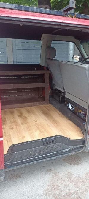 Sarkans Volkswagen Transporter 2000 Rīga, ar dzinēja tilpumu 1.90 L un nobraukumu 300 tūkst. km par 1400 €, foto 8 vietnē AUTOMOTO.COM.LV