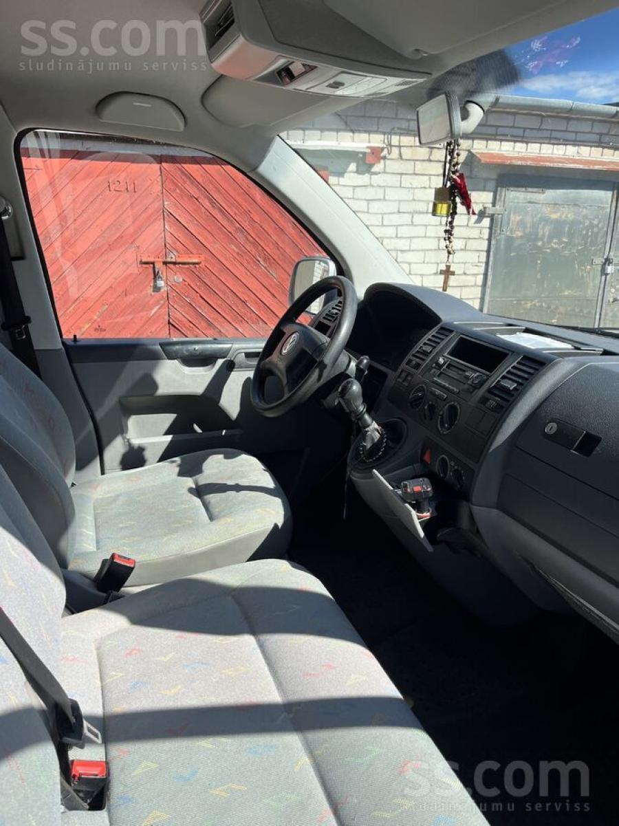 Sarkans Volkswagen Transporter 2004 Rīga, ar dzinēja tilpumu 1.90 L un nobraukumu 273 tūkst. km par 4800 €, foto 6 vietnē AUTOMOTO.COM.LV