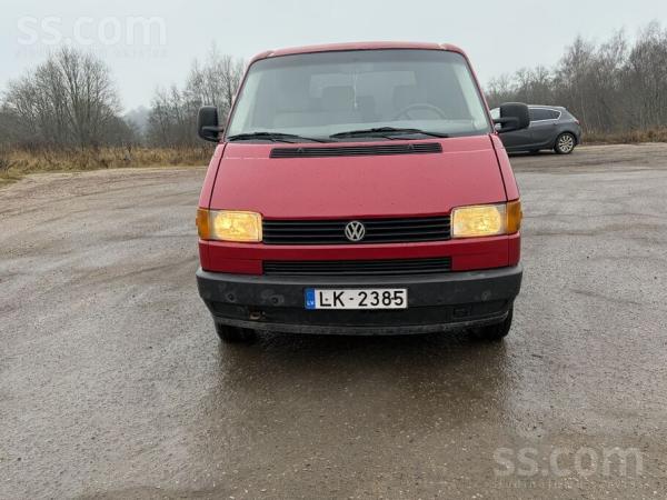 Red Volkswagen Transporter 2006 in Talsi, with an engine capacity of 1.90 L and mileage of 307 thousand km for 2250 €, photo 1 on AUTOMOTO.COM.LV