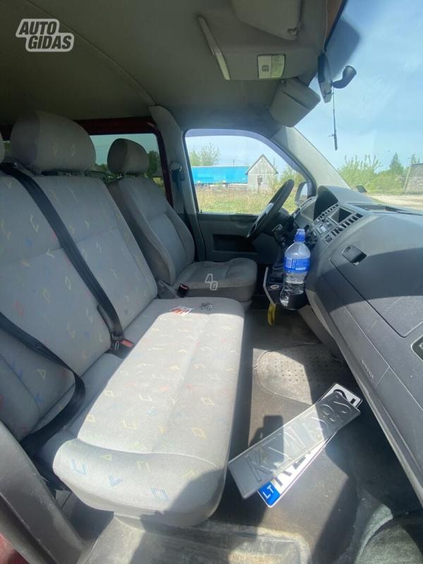 Red Volkswagen Transporter 2006 in Panevezys, with an engine capacity of 2.50 L and mileage of 411 thousand km for 2790 €, photo 7 on AUTOMOTO.COM.LV