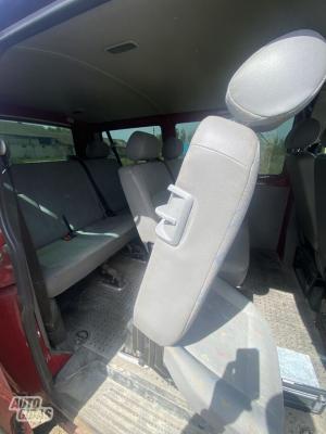 Red Volkswagen Transporter 2006 in Panevezys, with an engine capacity of 2.50 L and mileage of 411 thousand km for 2790 €, photo 7 on AUTOMOTO.COM.LV