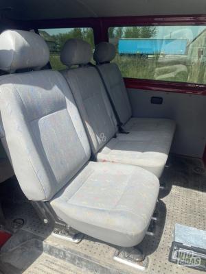 Red Volkswagen Transporter 2006 in Panevezys, with an engine capacity of 2.50 L and mileage of 411 thousand km for 2790 €, photo 10 on AUTOMOTO.COM.LV
