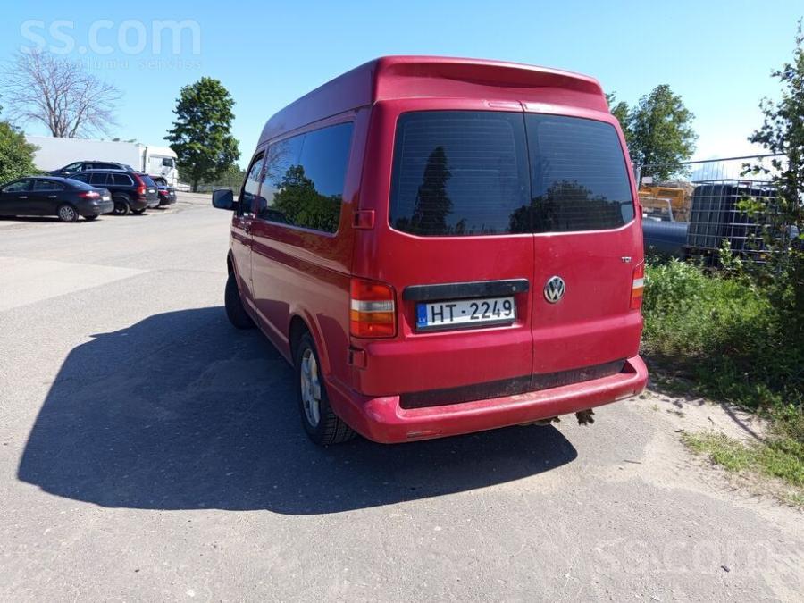 Red Volkswagen Transporter 2007 in Riga, with an engine capacity of 2.50 L and mileage of 458 thousand km for 2200 €, photo 1 on AUTOMOTO.COM.LV