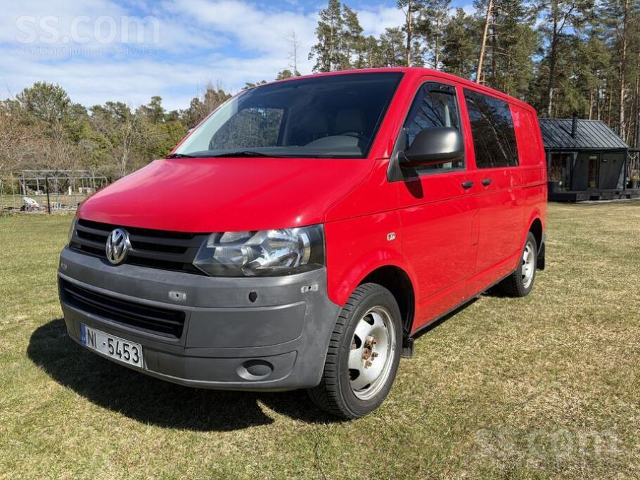 Red Volkswagen Transporter 2011 in Riga, with an engine capacity of 2.00 L and mileage of 142 thousand km for 8600 €, photo 1 on AUTOMOTO.COM.LV