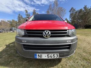 Red Volkswagen Transporter 2011 in Riga, with an engine capacity of 2.00 L and mileage of 142 thousand km for 8600 €, photo 3 on AUTOMOTO.COM.LV