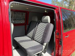 Red Volkswagen Transporter 2011 in Riga, with an engine capacity of 2.00 L and mileage of 142 thousand km for 8600 €, photo 4 on AUTOMOTO.COM.LV