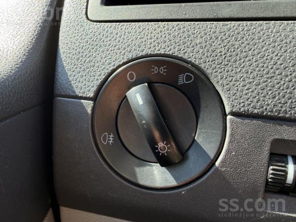 Sarkans Volkswagen Transporter 2011 Rīga, ar dzinēja tilpumu 2.00 L un nobraukumu 142 tūkst. km par 8600 €, foto 7 vietnē AUTOMOTO.COM.LV