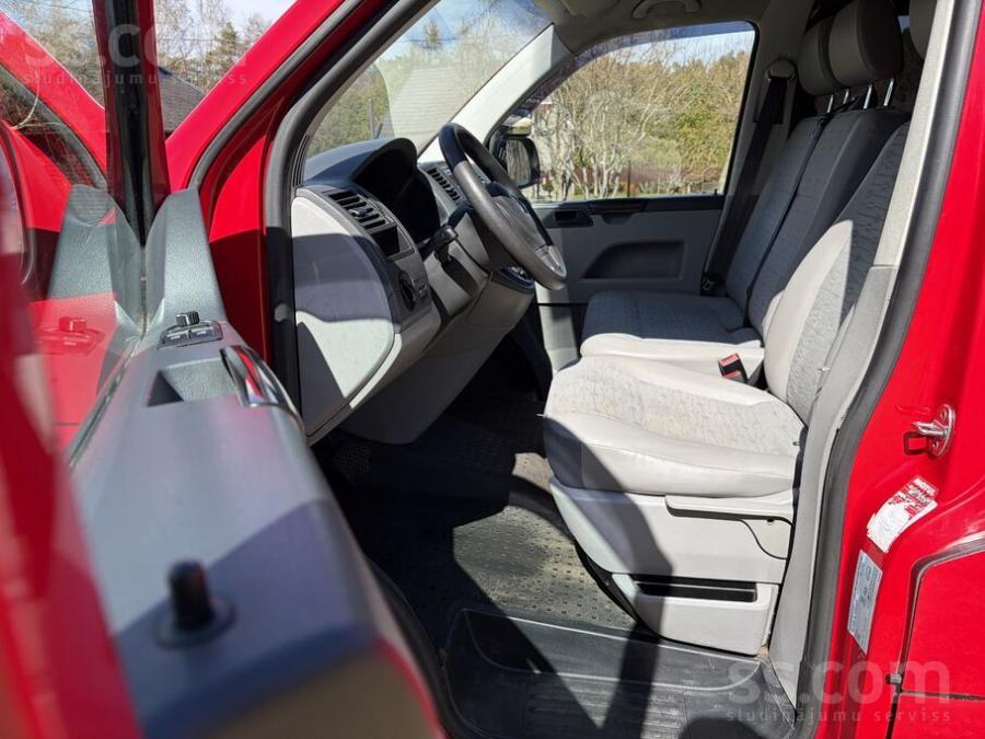 Red Volkswagen Transporter 2011 in Riga, with an engine capacity of 2.00 L and mileage of 142 thousand km for 8600 €, photo 14 on AUTOMOTO.COM.LV