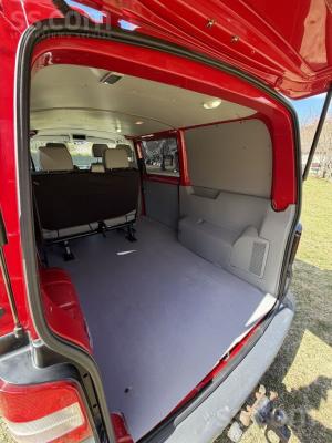 Red Volkswagen Transporter 2011 in Riga, with an engine capacity of 2.00 L and mileage of 142 thousand km for 8600 €, photo 15 on AUTOMOTO.COM.LV