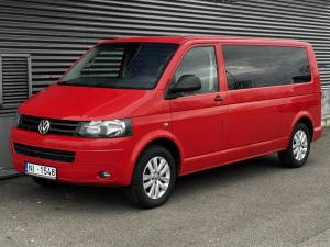 Sarkans Volkswagen Transporter 2011 Rīga, ar dzinēja tilpumu 2.00 L un nobraukumu 248 tūkst. km par 11500 €, foto  vietnē AUTOMOTO.COM.LV