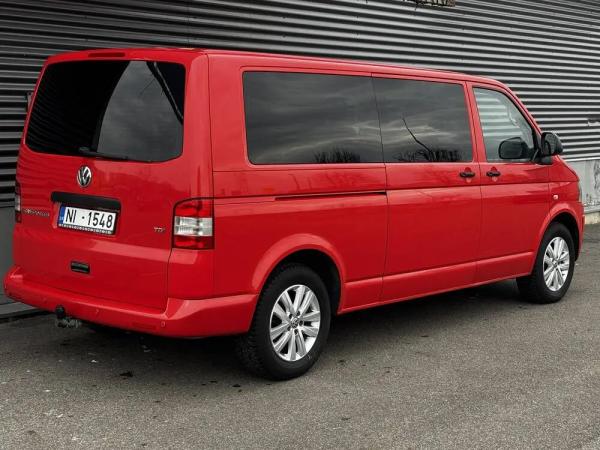 Red Volkswagen Transporter 2011 in Riga, with an engine capacity of 2.00 L and mileage of 248 thousand km for 11500 €, photo 5 on AUTOMOTO.COM.LV