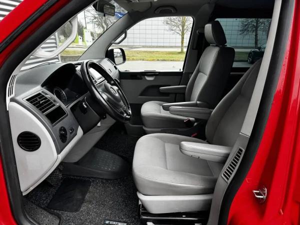 Red Volkswagen Transporter 2011 in Riga, with an engine capacity of 2.00 L and mileage of 248 thousand km for 11500 €, photo 9 on AUTOMOTO.COM.LV