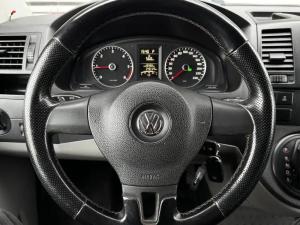 Sarkans Volkswagen Transporter 2011 Rīga, ar dzinēja tilpumu 2.00 L un nobraukumu 248 tūkst. km par 11500 €, foto 15 vietnē AUTOMOTO.COM.LV
