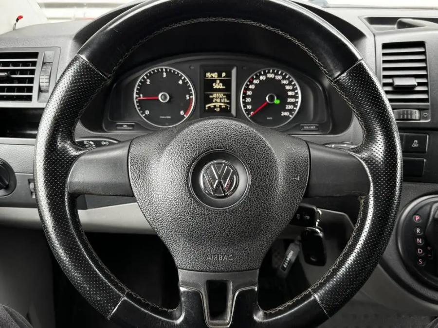 Sarkans Volkswagen Transporter 2011 Rīga, ar dzinēja tilpumu 2.00 L un nobraukumu 248 tūkst. km par 11500 €, foto 15 vietnē AUTOMOTO.COM.LV