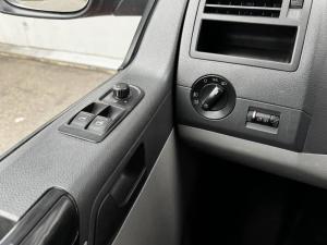 Sarkans Volkswagen Transporter 2011 Rīga, ar dzinēja tilpumu 2.00 L un nobraukumu 248 tūkst. km par 11500 €, foto 20 vietnē AUTOMOTO.COM.LV