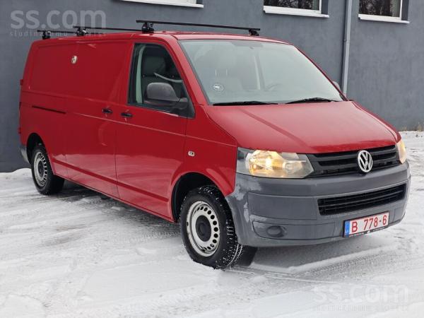 Red Volkswagen Transporter 2012 in Ogre, with an engine capacity of 2.00 L and mileage of 229 thousand km for 5990 €, photo 1 on AUTOMOTO.COM.LV