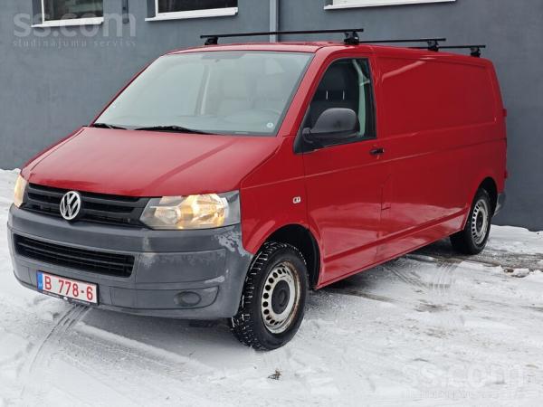 Red Volkswagen Transporter 2012 in Ogre, with an engine capacity of 2.00 L and mileage of 229 thousand km for 5990 €, photo 2 on AUTOMOTO.COM.LV