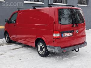 Red Volkswagen Transporter 2012 in Ogre, with an engine capacity of 2.00 L and mileage of 229 thousand km for 5990 €, photo 6 on AUTOMOTO.COM.LV