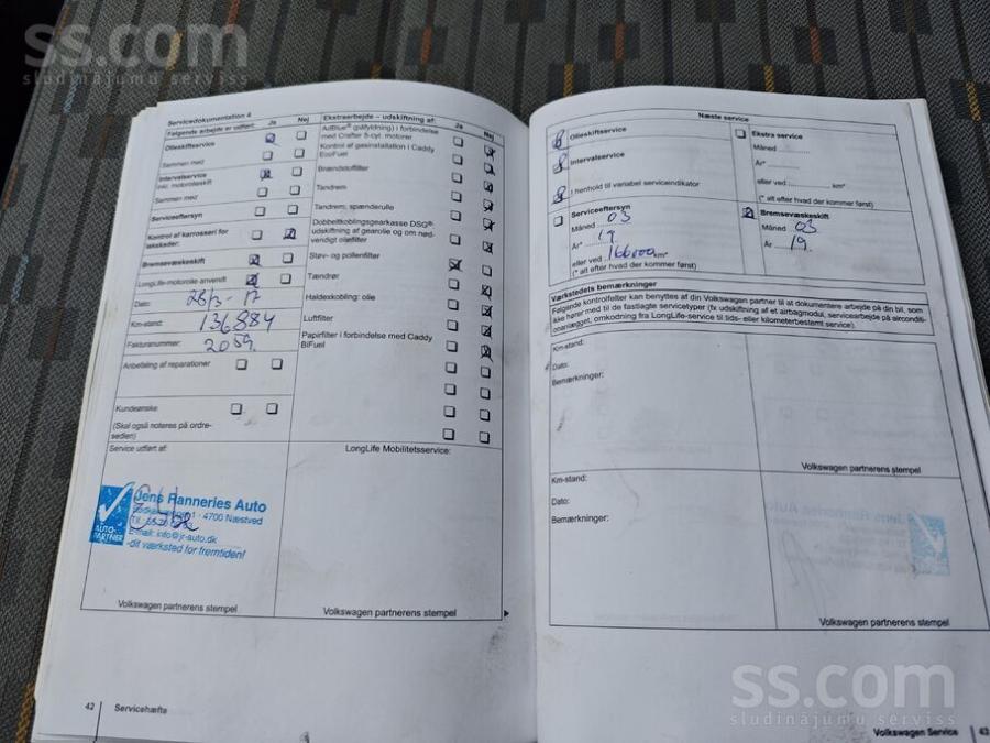 Red Volkswagen Transporter 2012 in Ogre, with an engine capacity of 2.00 L and mileage of 229 thousand km for 5990 €, photo 17 on AUTOMOTO.COM.LV