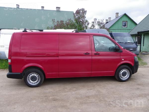 Red Volkswagen Transporter 2013 in Valka, with an engine capacity of 2.00 L and mileage of 333 thousand km for 7000 €, photo 4 on AUTOMOTO.COM.LV