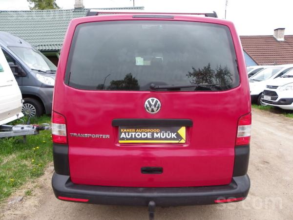 Red Volkswagen Transporter 2013 in Valka, with an engine capacity of 2.00 L and mileage of 333 thousand km for 7000 €, photo 6 on AUTOMOTO.COM.LV