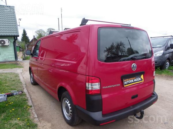 Red Volkswagen Transporter 2013 in Valka, with an engine capacity of 2.00 L and mileage of 333 thousand km for 7000 €, photo 7 on AUTOMOTO.COM.LV