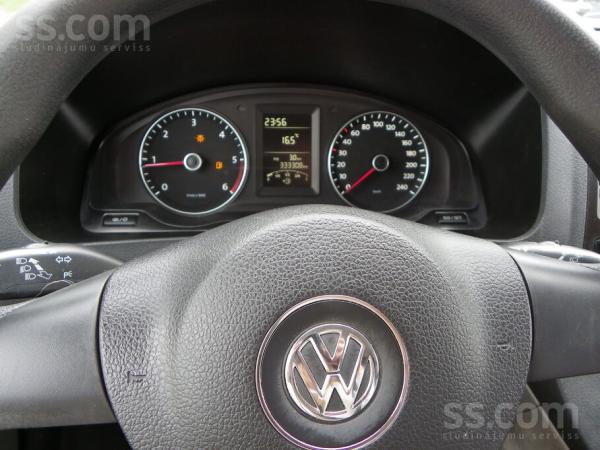Red Volkswagen Transporter 2013 in Valka, with an engine capacity of 2.00 L and mileage of 333 thousand km for 7000 €, photo 8 on AUTOMOTO.COM.LV