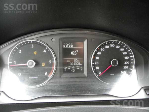 Red Volkswagen Transporter 2013 in Valka, with an engine capacity of 2.00 L and mileage of 333 thousand km for 7000 €, photo 9 on AUTOMOTO.COM.LV