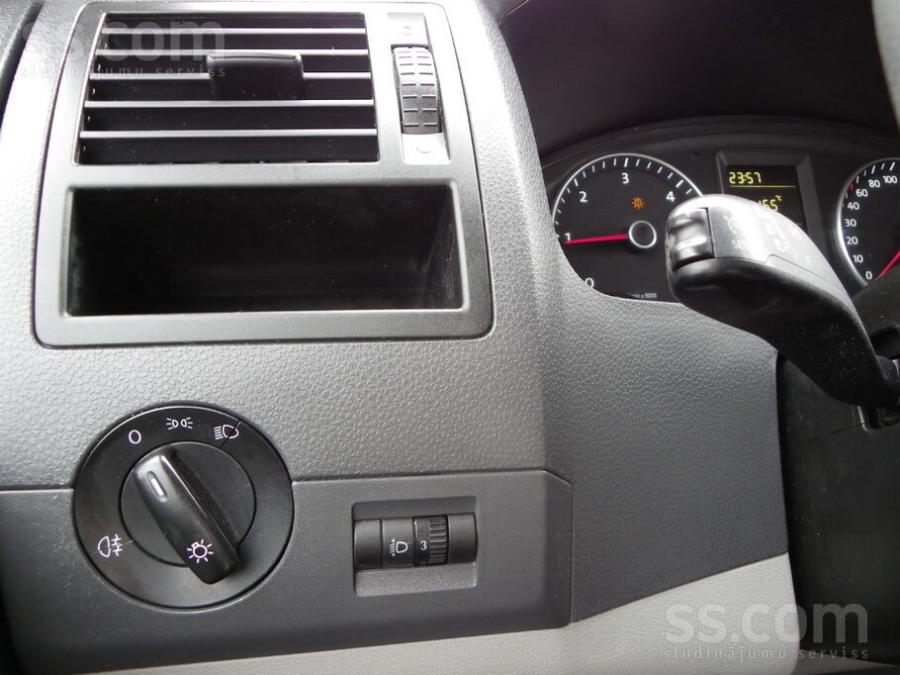Sarkans Volkswagen Transporter 2013 Valka, ar dzinēja tilpumu 2.00 L un nobraukumu 333 tūkst. km par 7000 €, foto 12 vietnē AUTOMOTO.COM.LV