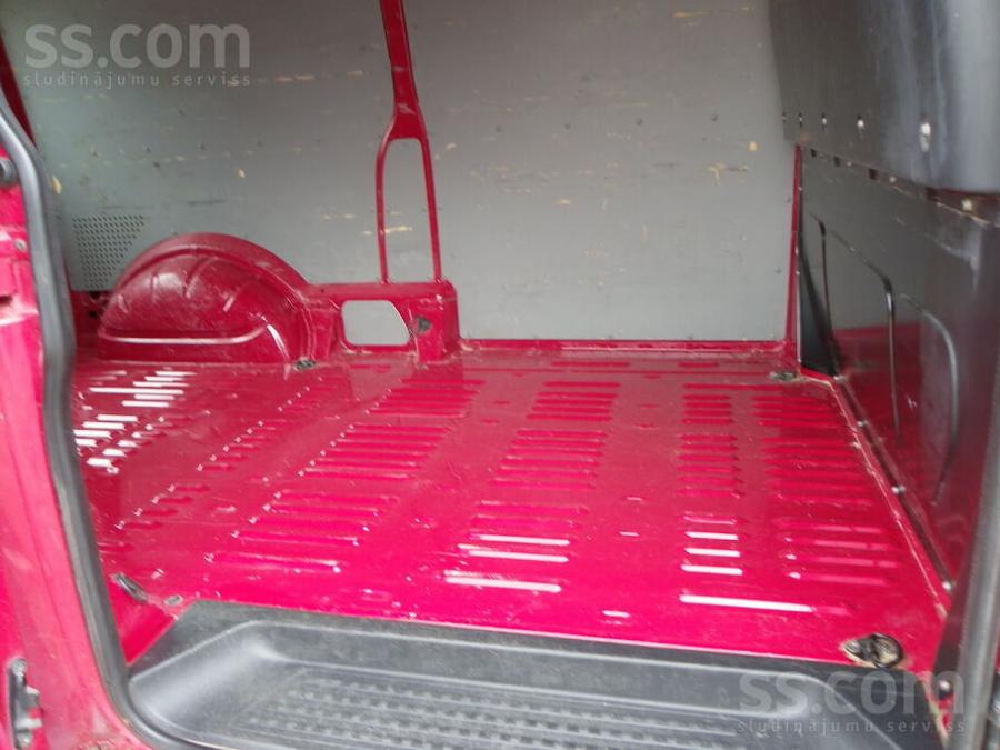 Sarkans Volkswagen Transporter 2013 Valka, ar dzinēja tilpumu 2.00 L un nobraukumu 333 tūkst. km par 7000 €, foto 16 vietnē AUTOMOTO.COM.LV