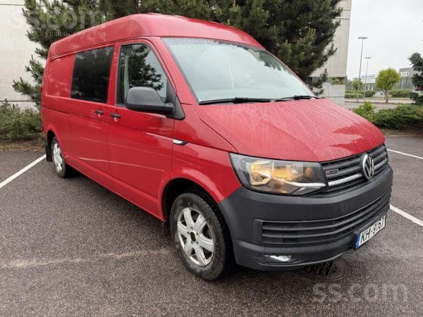 Red Volkswagen Transporter 2016 in Rezekne, with an engine capacity of 2.00 L and mileage of 405 thousand km for 11400 €, photo 2 on AUTOMOTO.COM.LV