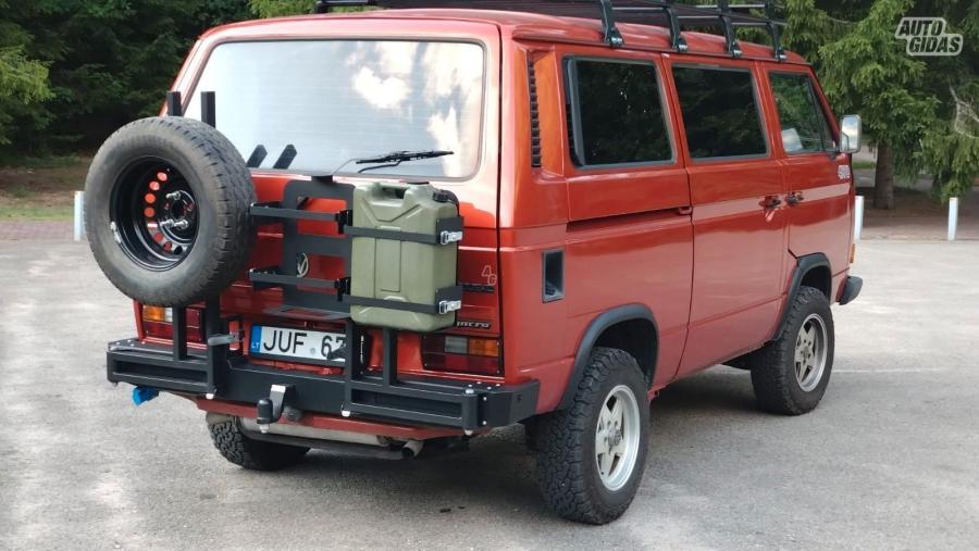 Red Volkswagen Transporter 1990 in Vilnius, with an engine capacity of 1.90 L and mileage of 360 thousand km for 21000 €, photo 4 on AUTOMOTO.COM.LV