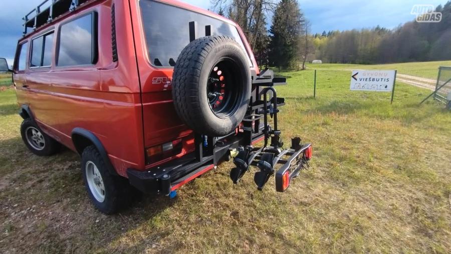 Red Volkswagen Transporter 1990 in Vilnius, with an engine capacity of 1.90 L and mileage of 360 thousand km for 21000 €, photo 5 on AUTOMOTO.COM.LV