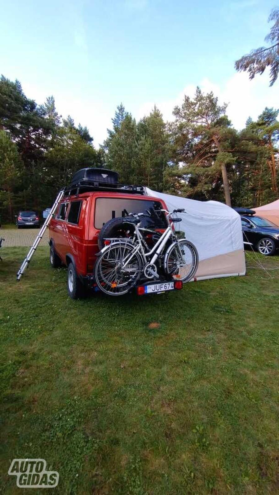 Red Volkswagen Transporter 1990 in Vilnius, with an engine capacity of 1.90 L and mileage of 360 thousand km for 21000 €, photo 15 on AUTOMOTO.COM.LV