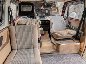 Sarkans Volkswagen Transporter 1990 Rīga, ar dzinēja tilpumu 1.90 L un nobraukumu 0 tūkst. km par 12000 €, foto 15 vietnē AUTOMOTO.COM.LV