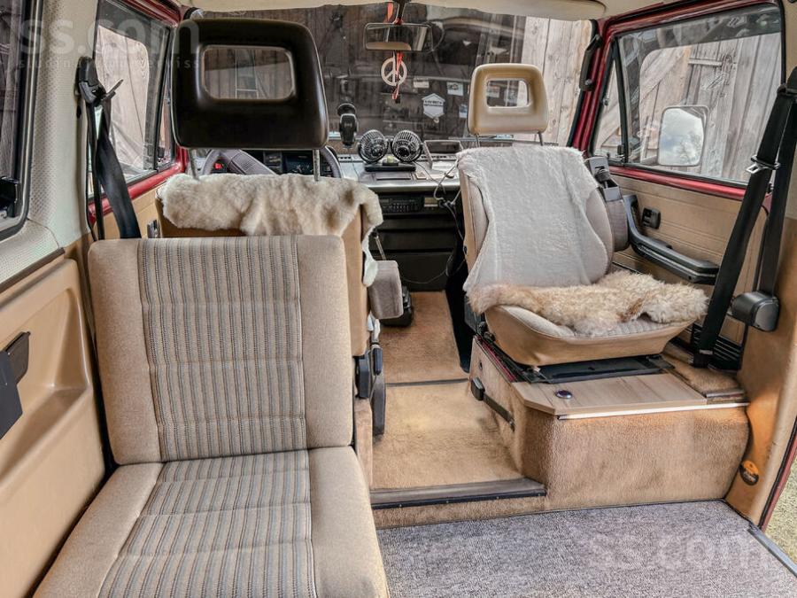 Sarkans Volkswagen Transporter 1990 Rīga, ar dzinēja tilpumu 1.90 L un nobraukumu 0 tūkst. km par 12000 €, foto 15 vietnē AUTOMOTO.COM.LV