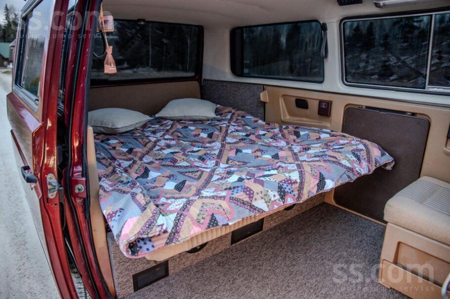 Sarkans Volkswagen Transporter 1990 Rīga, ar dzinēja tilpumu 1.90 L un nobraukumu 0 tūkst. km par 12000 €, foto 18 vietnē AUTOMOTO.COM.LV